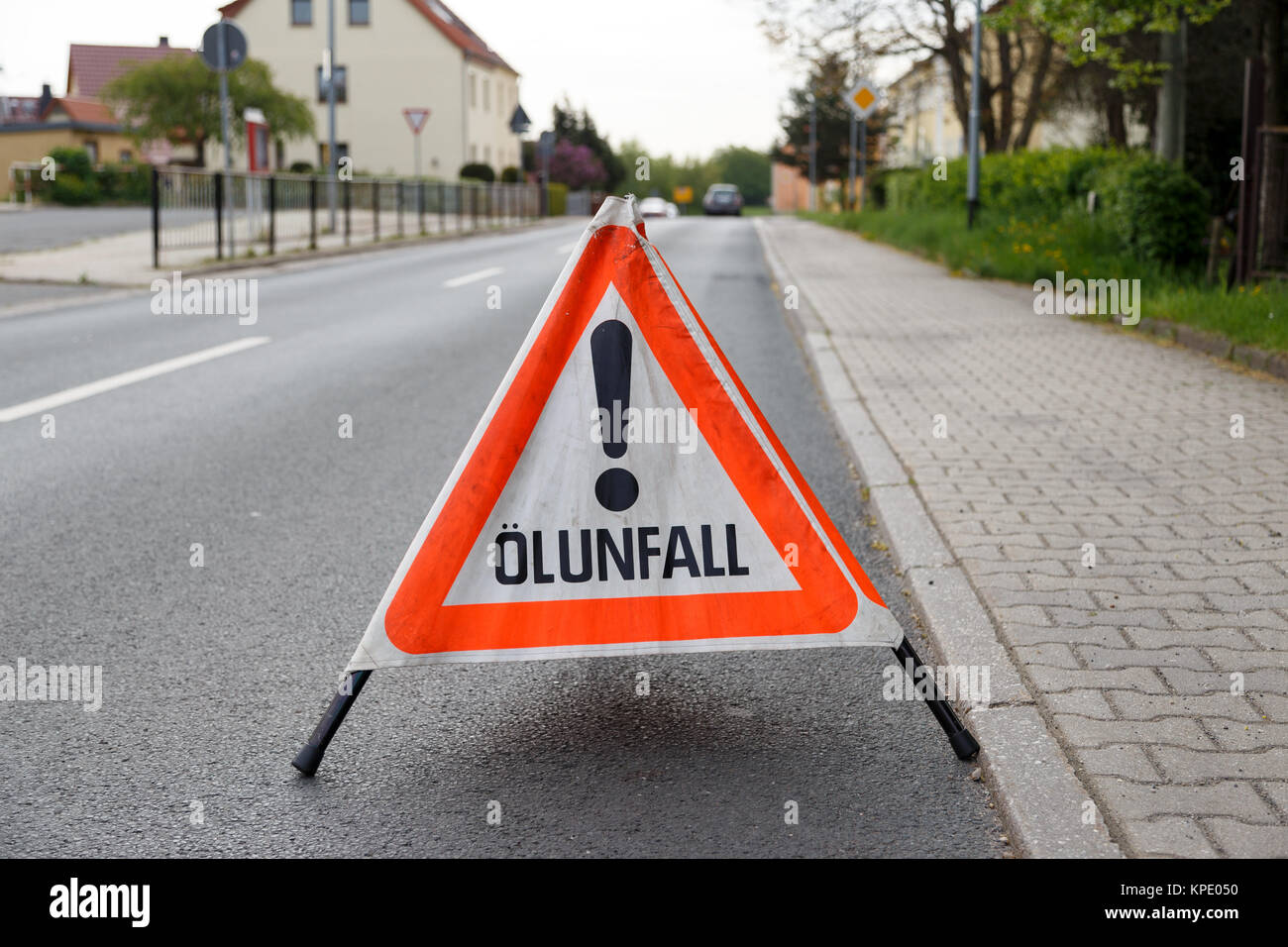 Oel triangle hi-res stock photography and images - Alamy