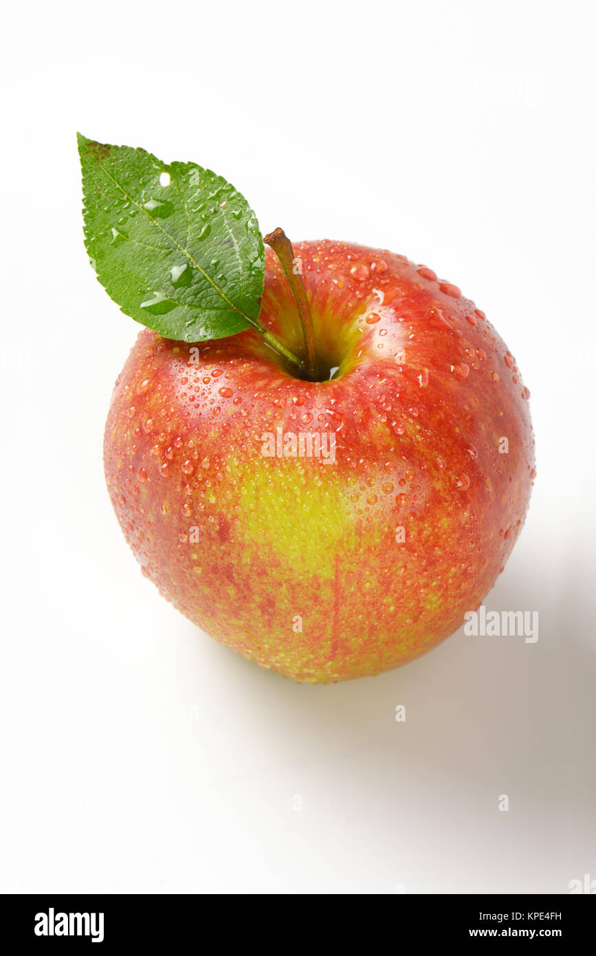 washed red apple Stock Photo - Alamy