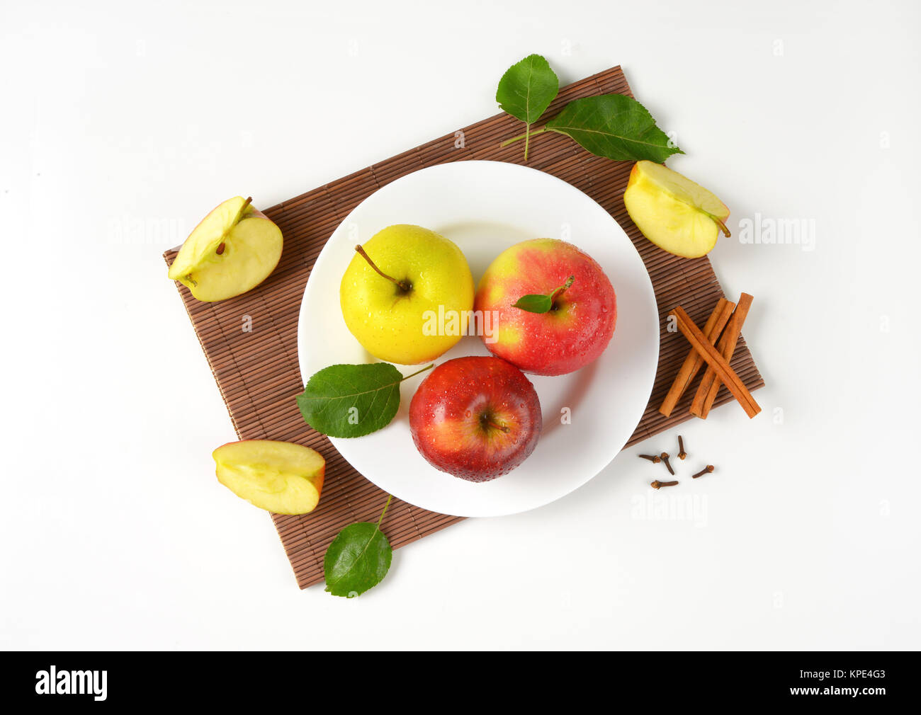 plate of apples Stock Photo - Alamy