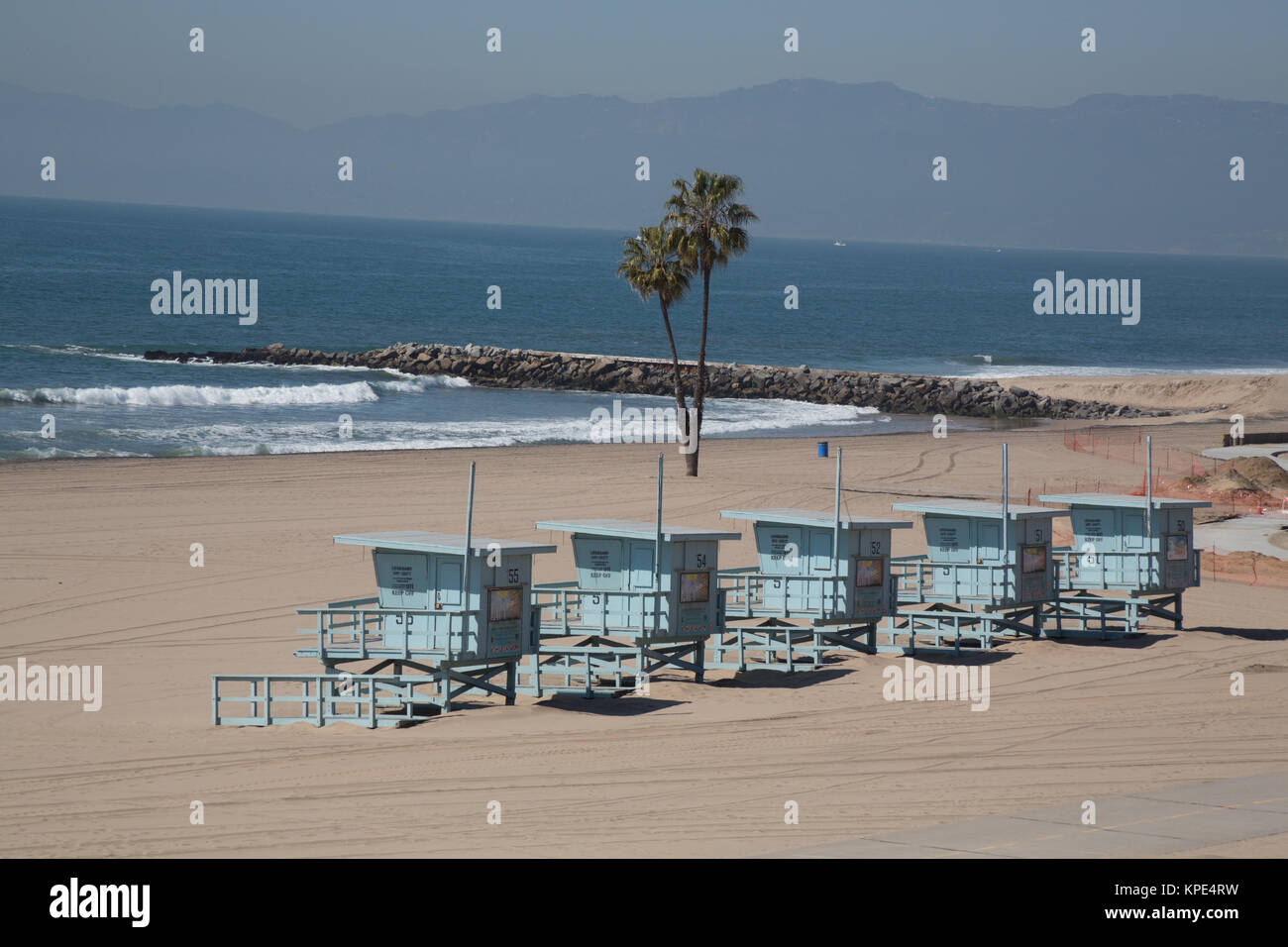 California lifeguard towers hi-res stock photography and images - Alamy