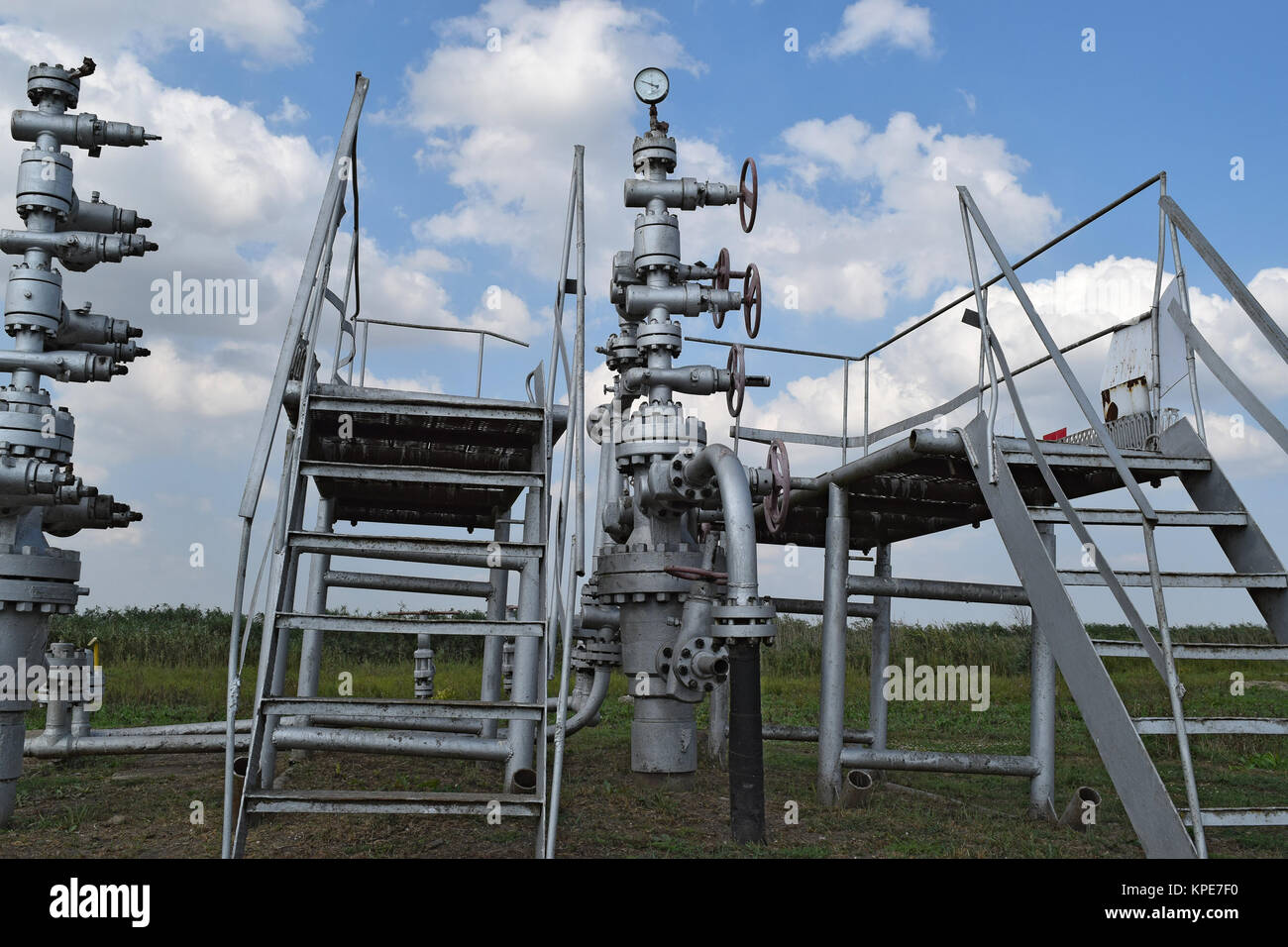 Equipment of an oil well Stock Photo - Alamy