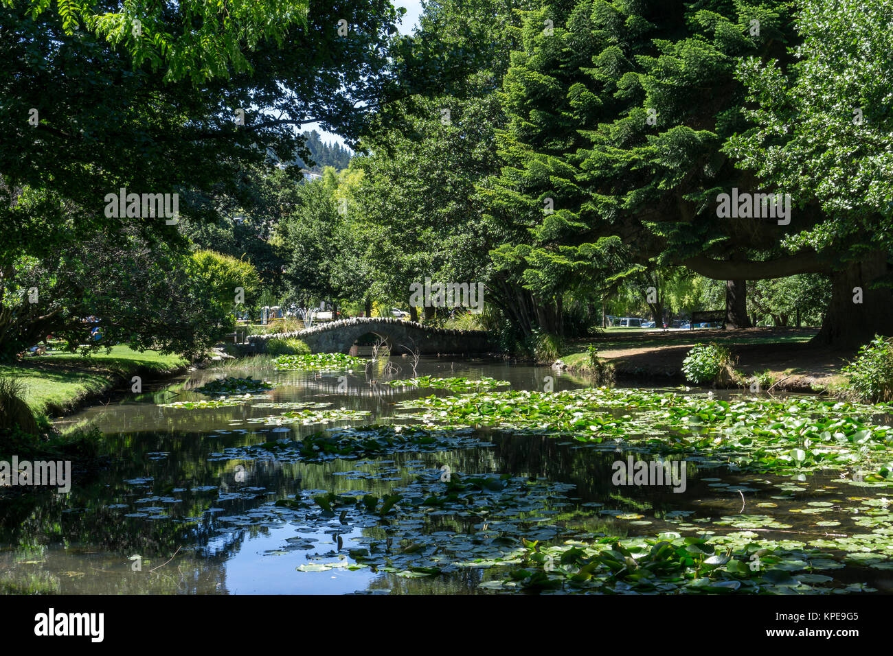 Queenstown garden bridge hi-res stock photography and images - Alamy