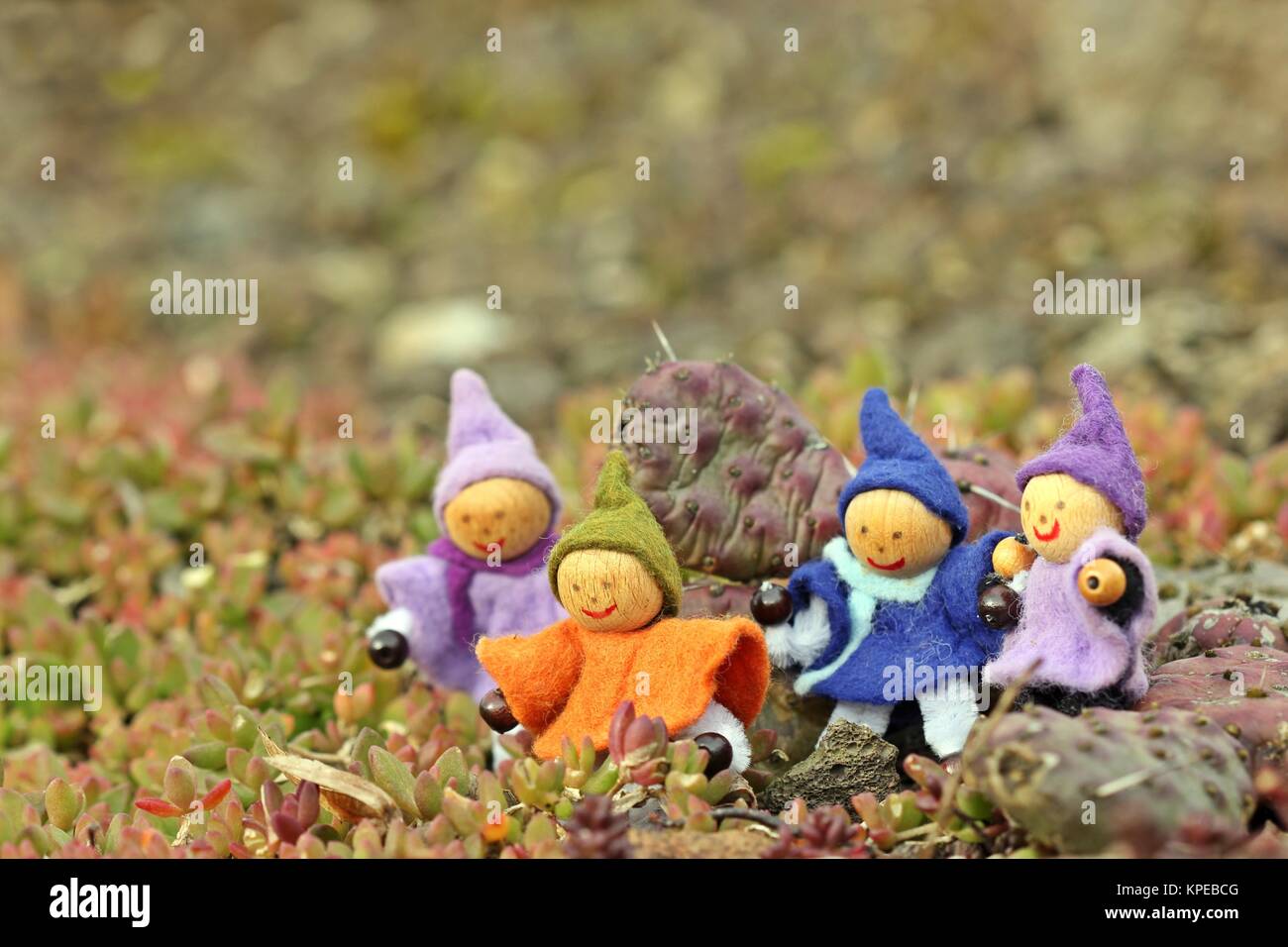 Four elves hi-res stock photography and images - Alamy