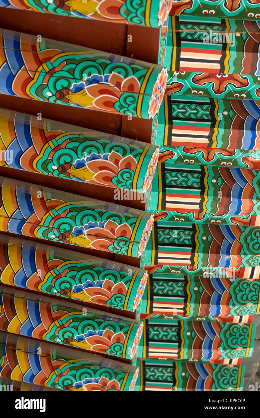 Temple roof art Stock Photo - Alamy
