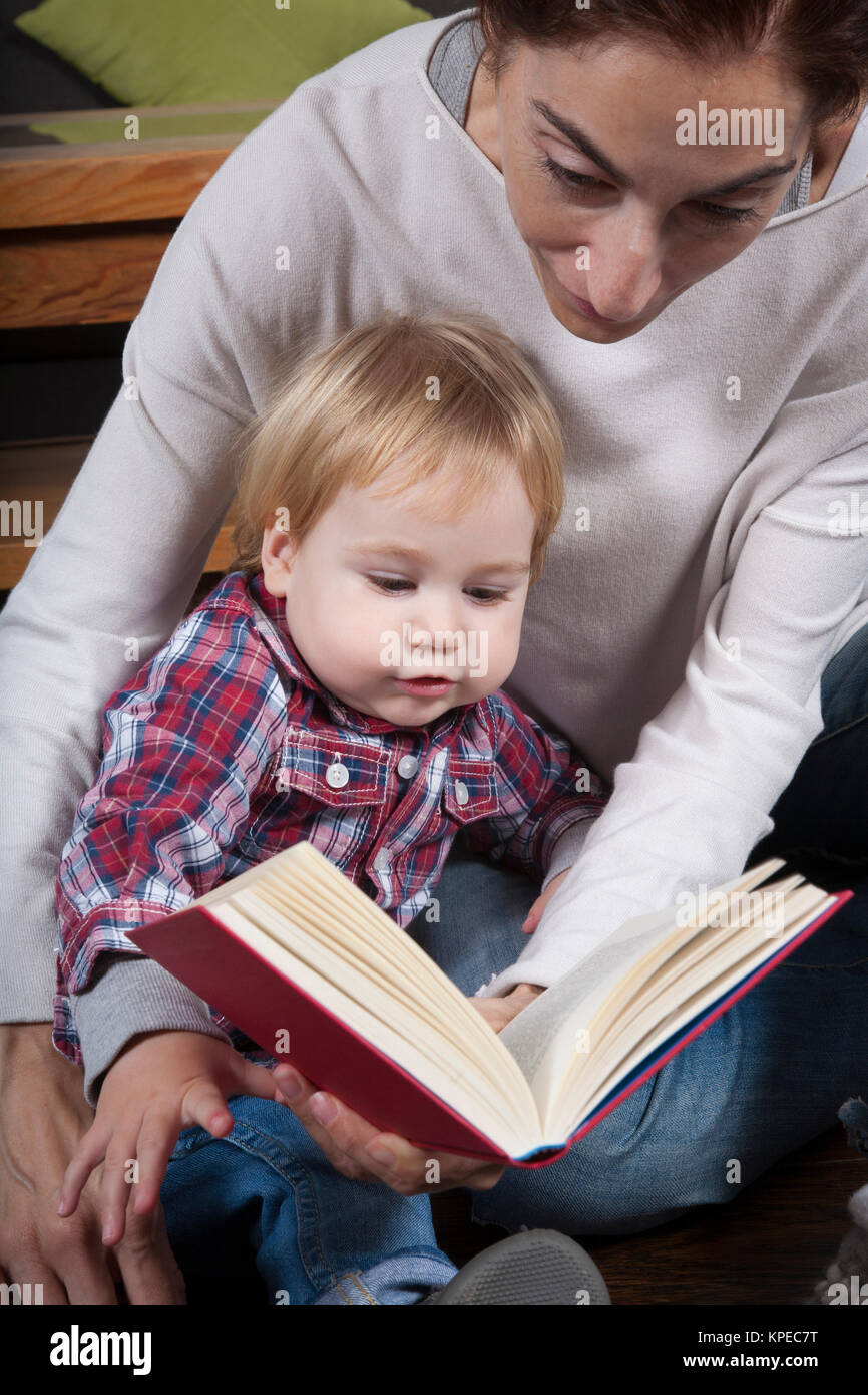 Baby story hi-res stock photography and images - Alamy