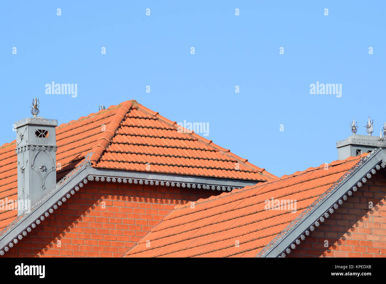 Heavy roof tiles hi-res stock photography and images - Alamy
