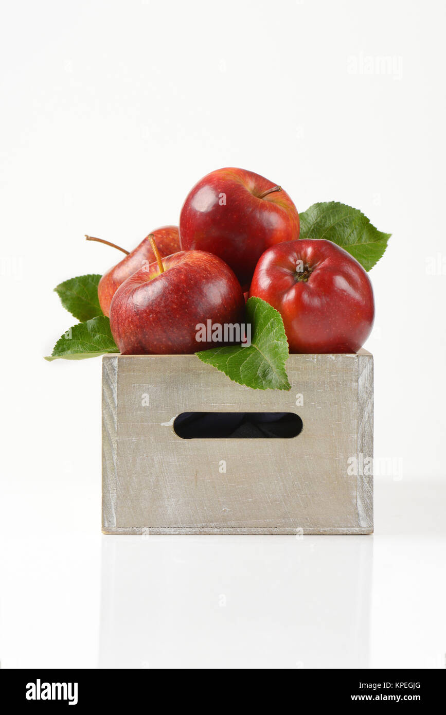 box of apples Stock Photo - Alamy