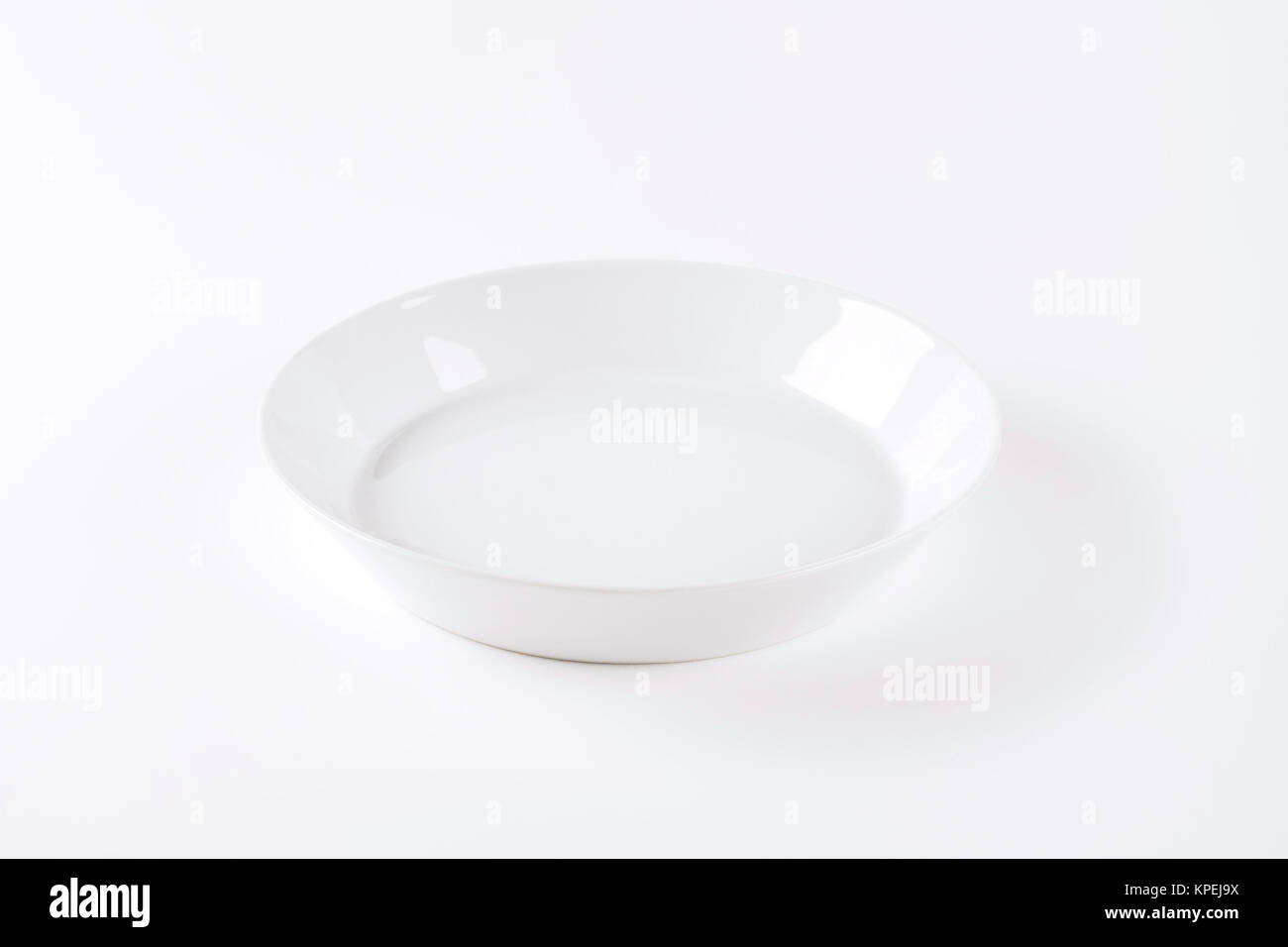 Round deep plate hi-res stock photography and images - Alamy