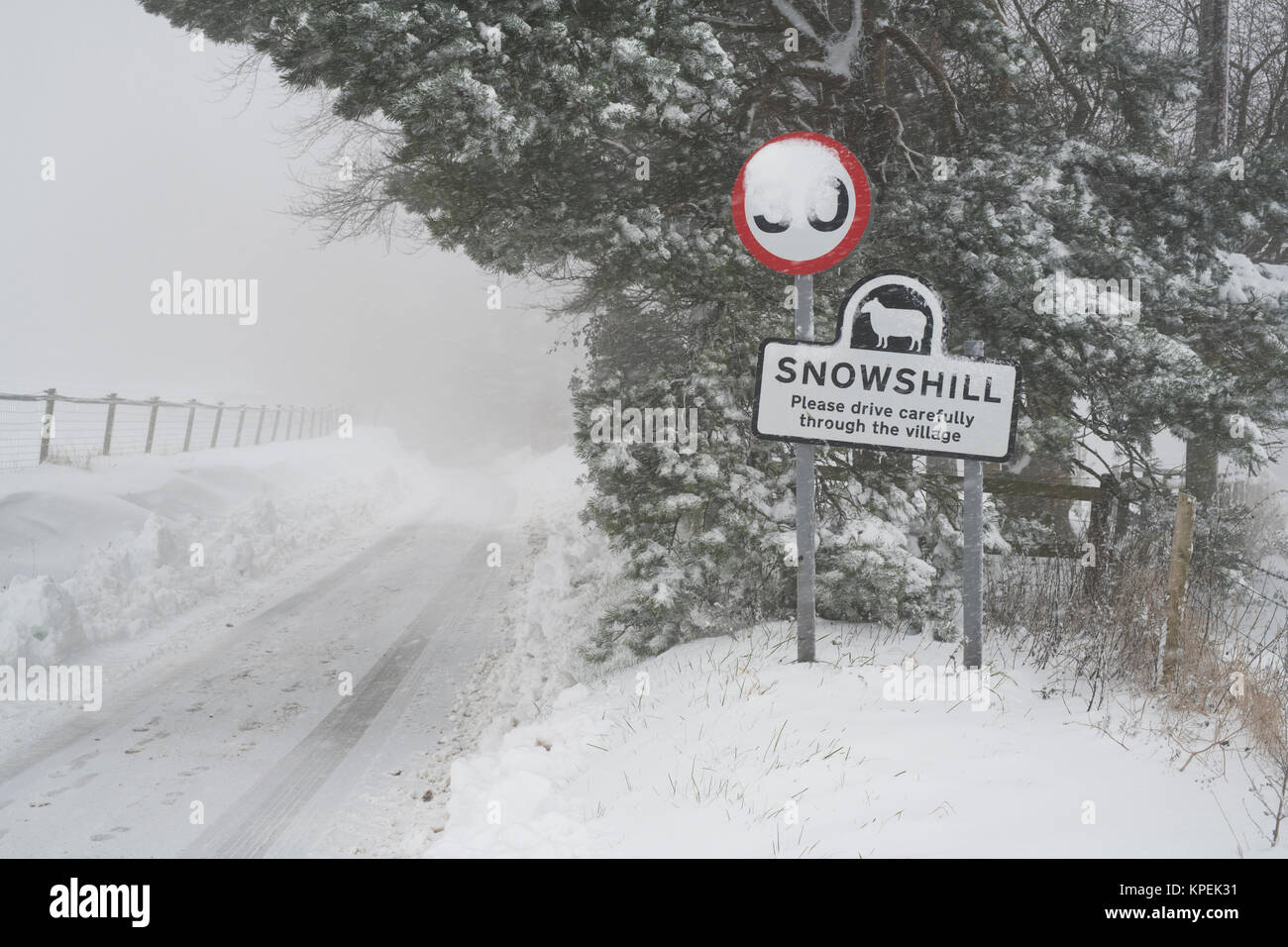 Snowshill village sign hi-res stock photography and images - Alamy