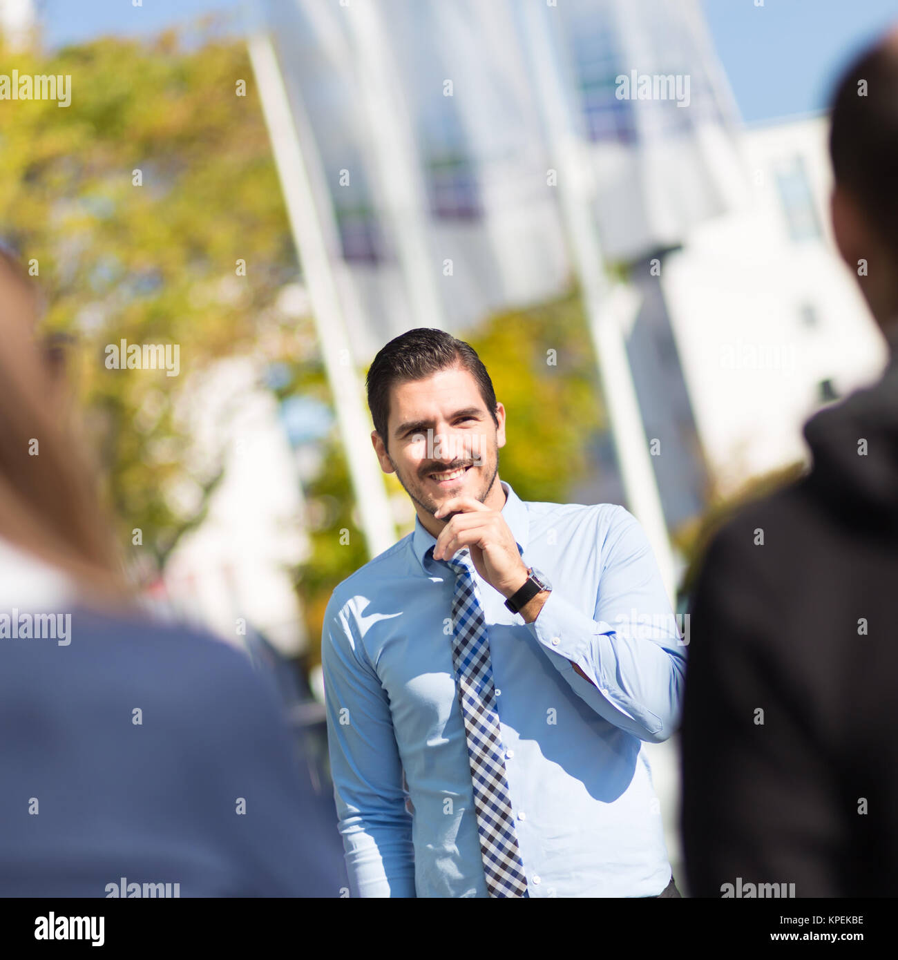 Informal out of office outdoors business meeting Stock Photo - Alamy