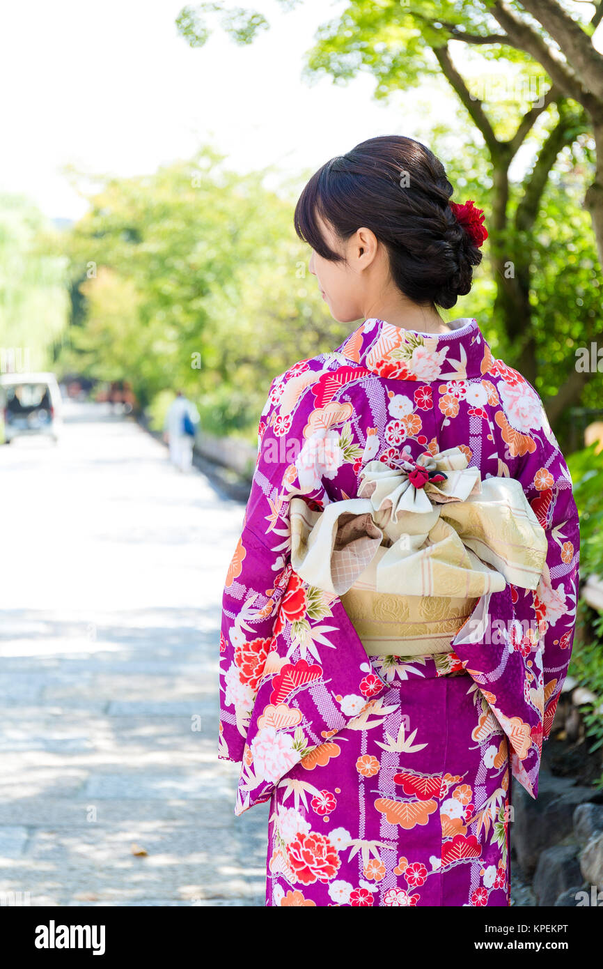 Rear view woman wearing kimono hi-res stock photography and images - Alamy