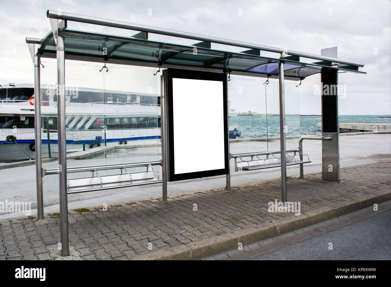 Blank bus stop poster hi-res stock photography and images - Alamy
