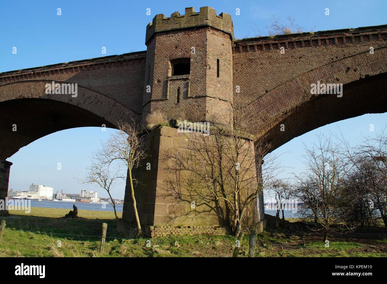 Railway bridge wesel hi-res stock photography and images - Alamy