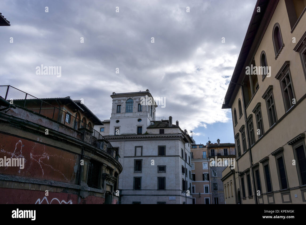 Homes and office buildings in Rome Stock Photo - Alamy