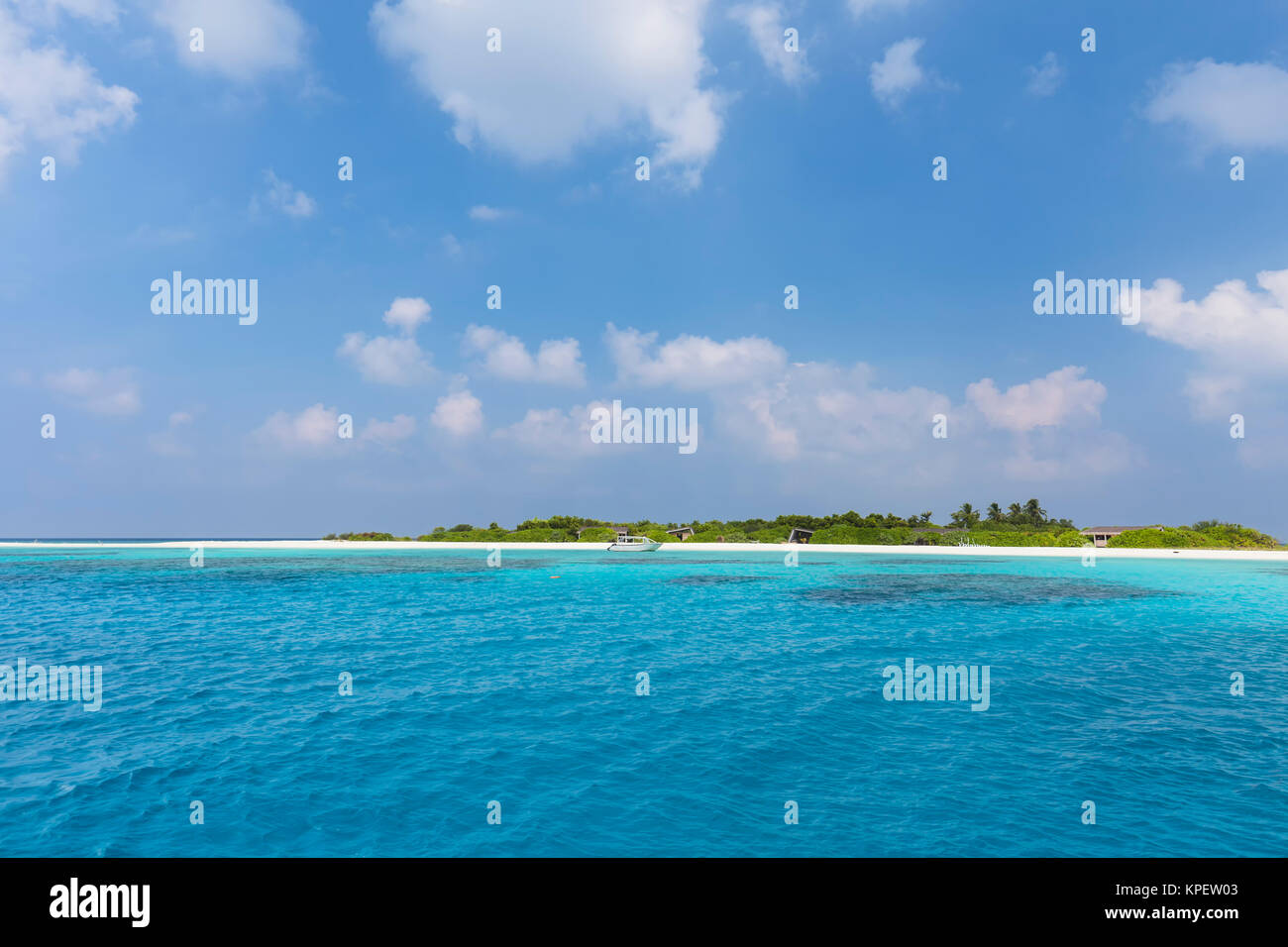 Maldives Island in Lhaviyani Atoll Stock Photo - Alamy