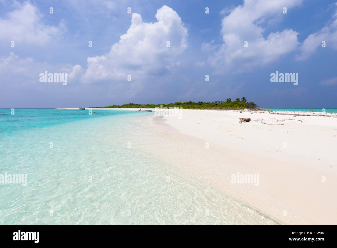 maldives island in the lhaviyani atoll Stock Photo - Alamy