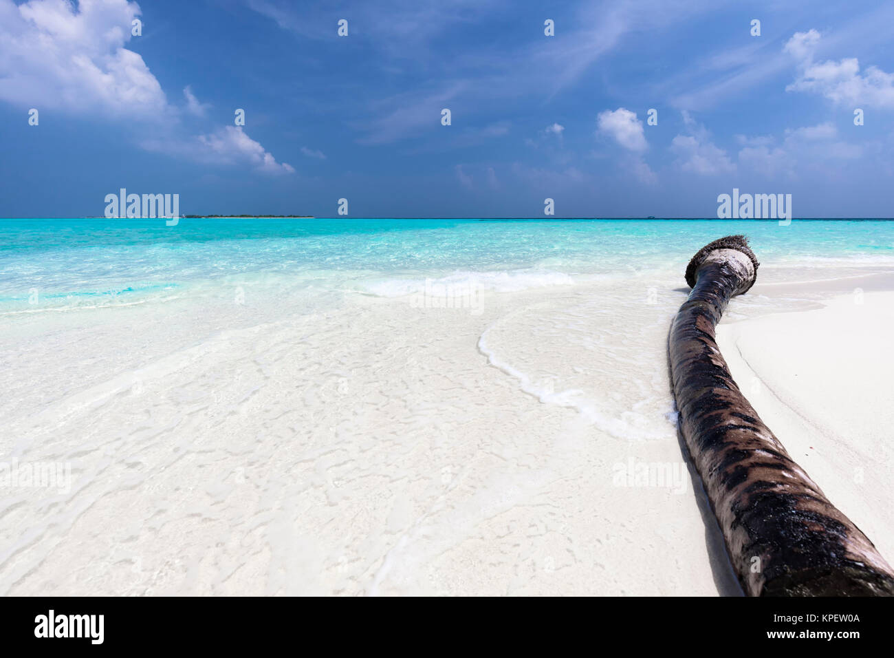 Maldives Island in Lhaviyani Atoll Stock Photo - Alamy