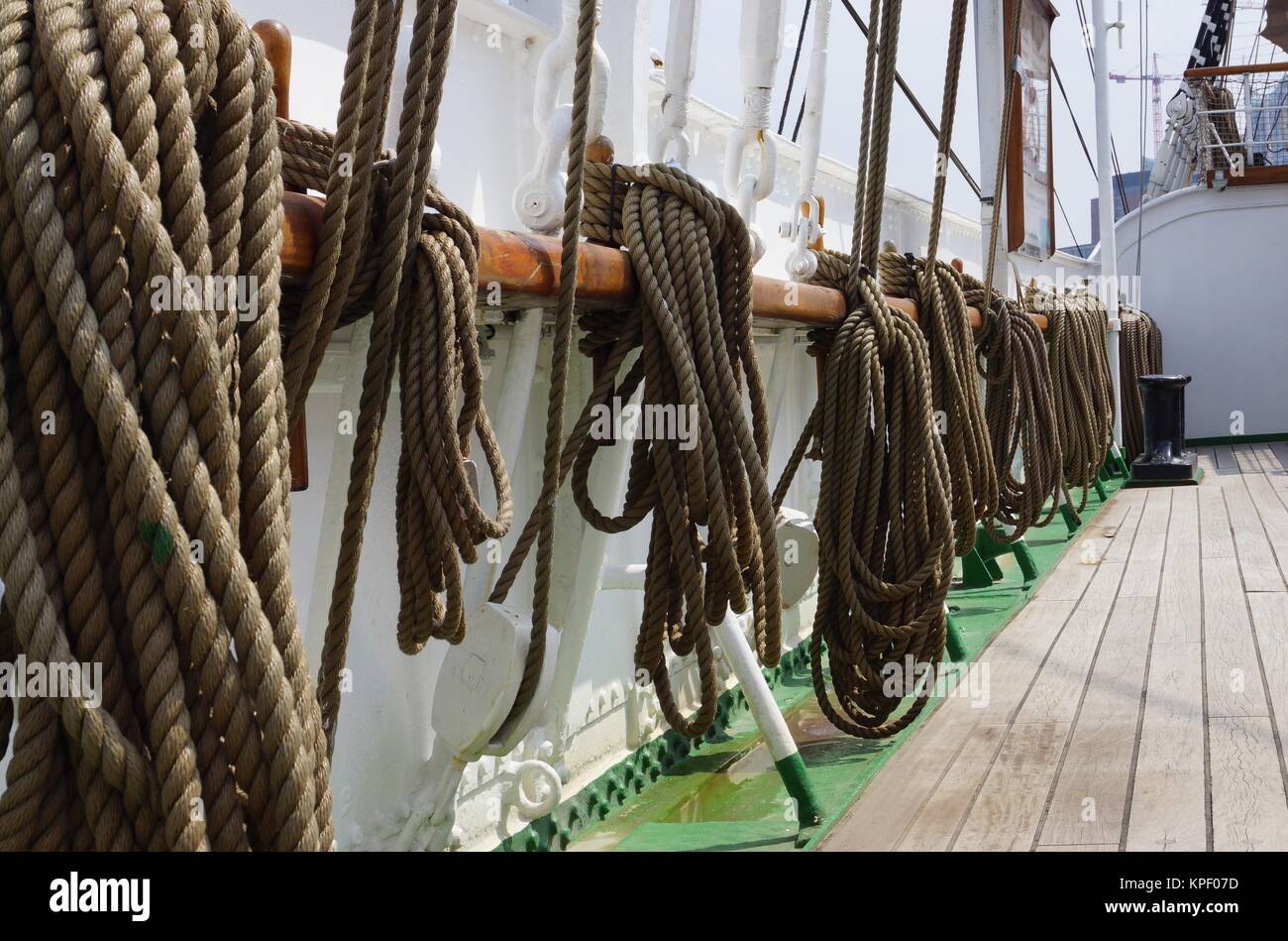 Rope on a sailing ship Stock Photo - Alamy