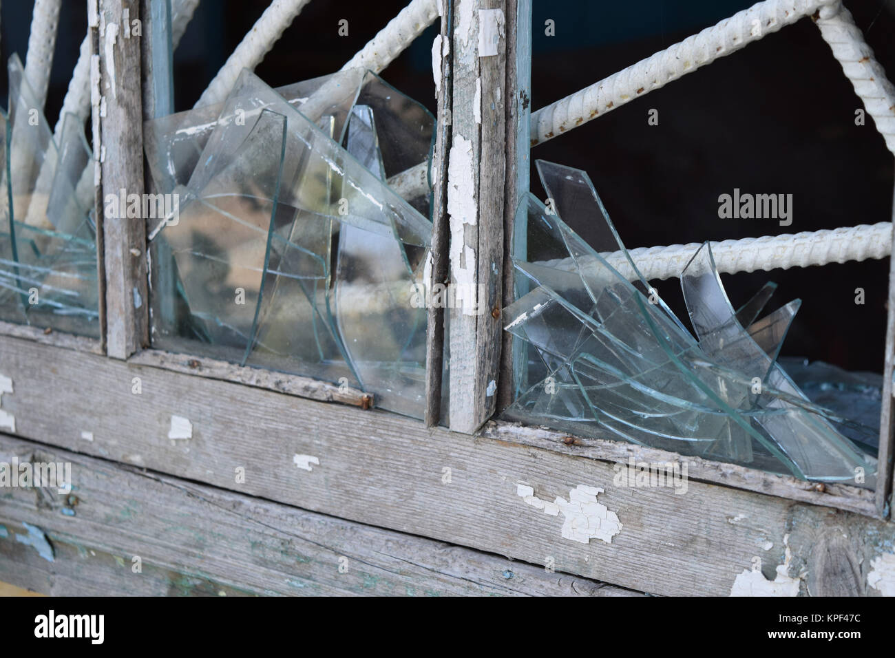 Large smashed window hi-res stock photography and images - Alamy