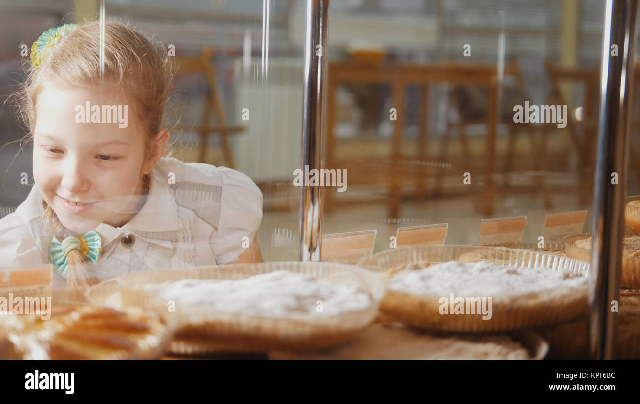 Bakery window pies hi-res stock photography and images - Alamy