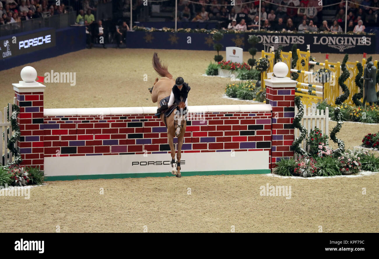 Great Britain's Laura Renwick riding Top Dollar VI wins the Cayenne ...