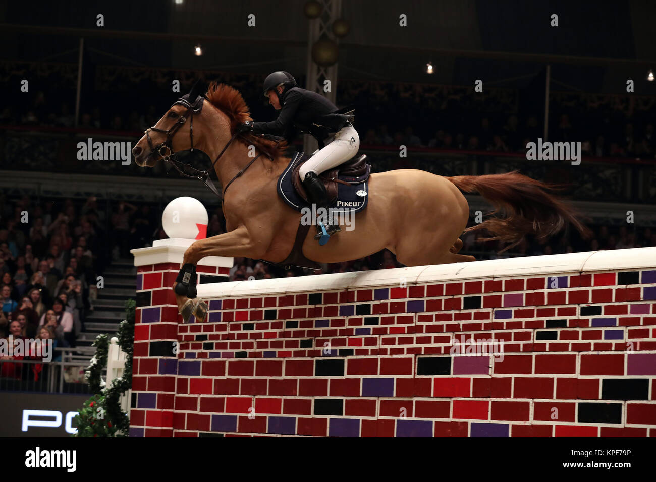 Great Britain's Laura Renwick riding Top Dollar VI wins the Cayenne ...