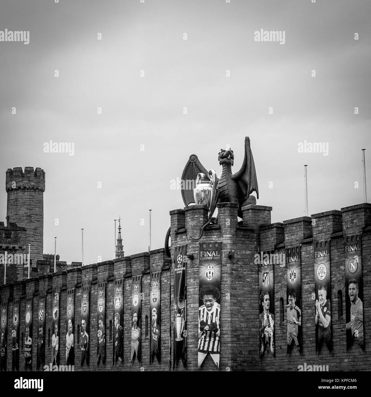 Dragon at Cardiff Castle Stock Photo - Alamy