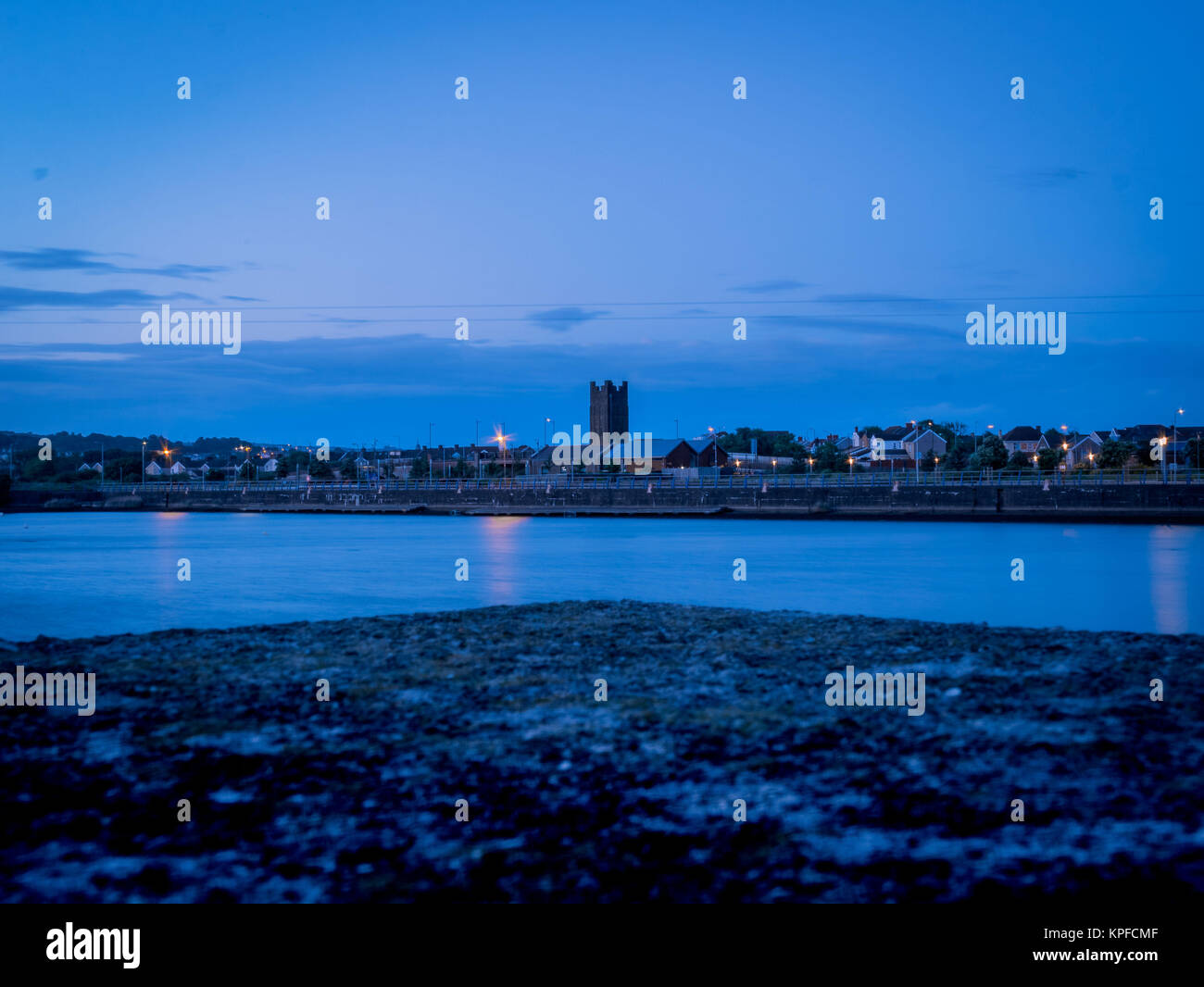 Llanelli beach hi-res stock photography and images - Alamy