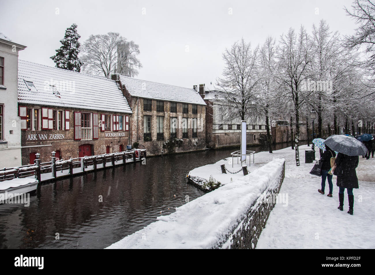 Canal of brugge, winter, snowing day, snow, bruges flanders, belgium ...