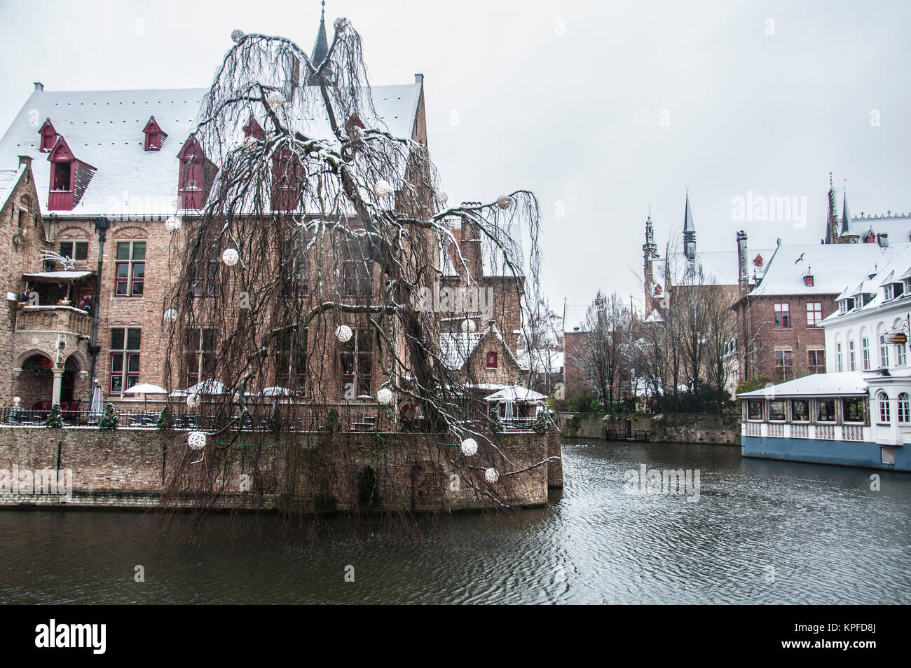 Canal of brugge, winter, snowing day, snow, bruges flanders, belgium ...