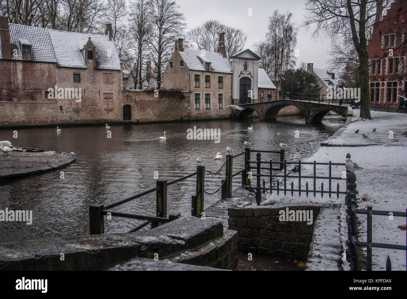 Canal flandes hi-res stock photography and images - Alamy