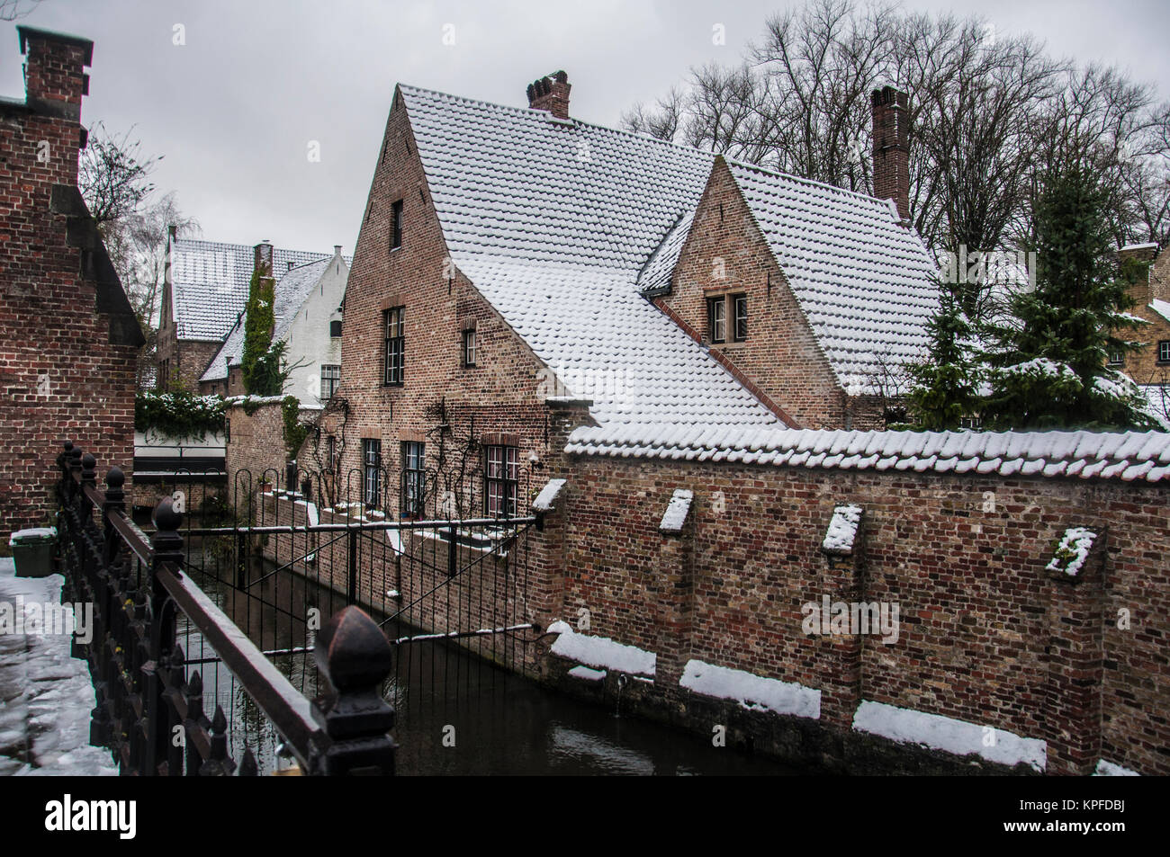 Canal flandes hi-res stock photography and images - Alamy