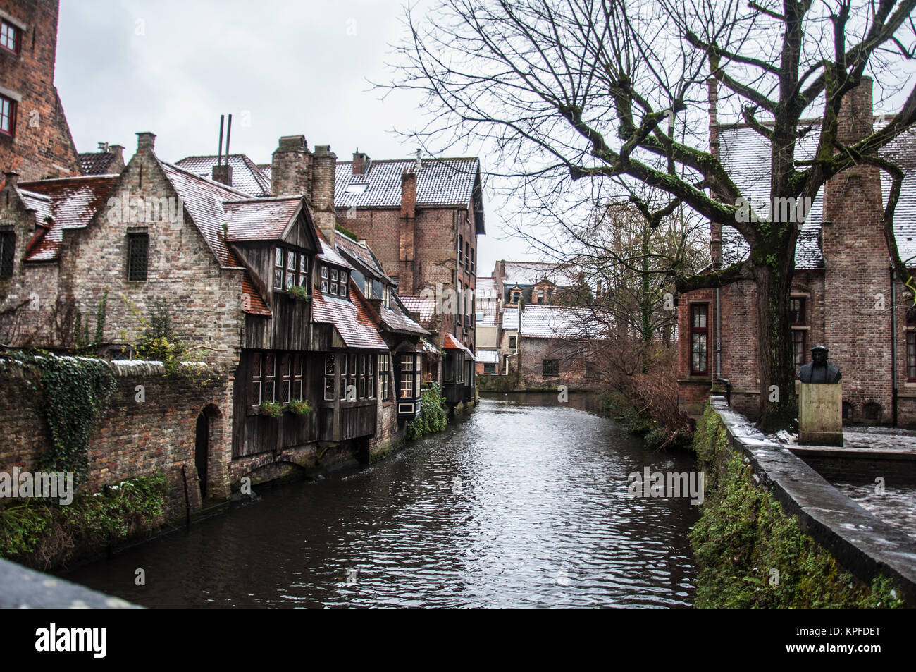 Bruges snow hi-res stock photography and images - Alamy