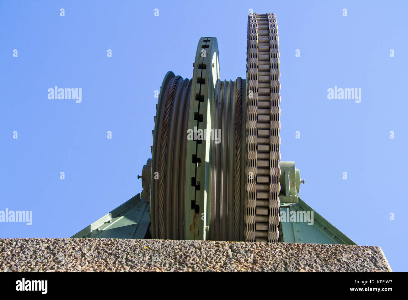 Detailed machine hi-res stock photography and images - Alamy