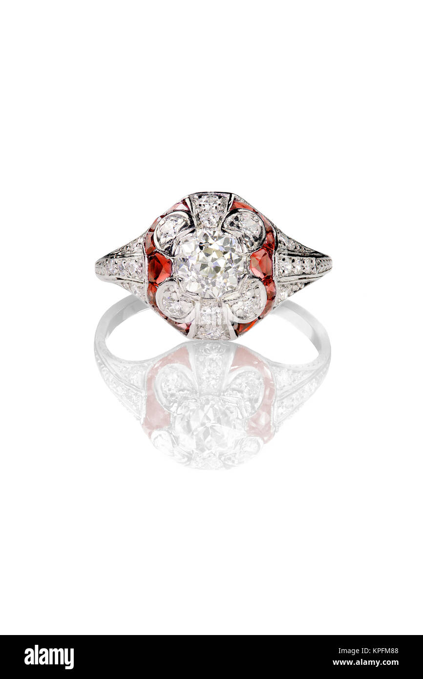 Engagement ring vintage Cut Out Stock Images & Pictures - Alamy