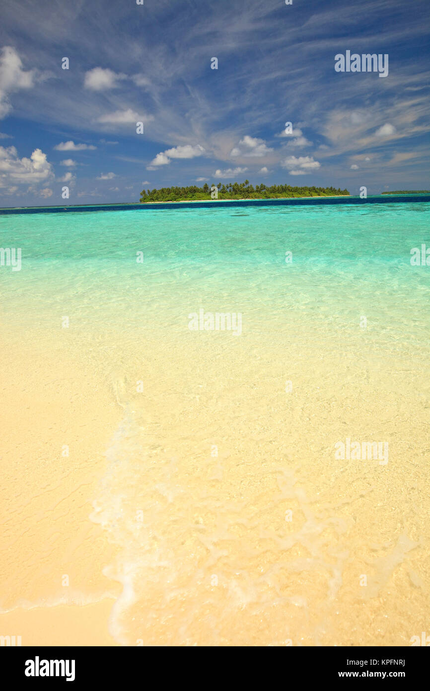 View of Funadoo Island from Funadovilligilli Island, North Huvadhoo ...