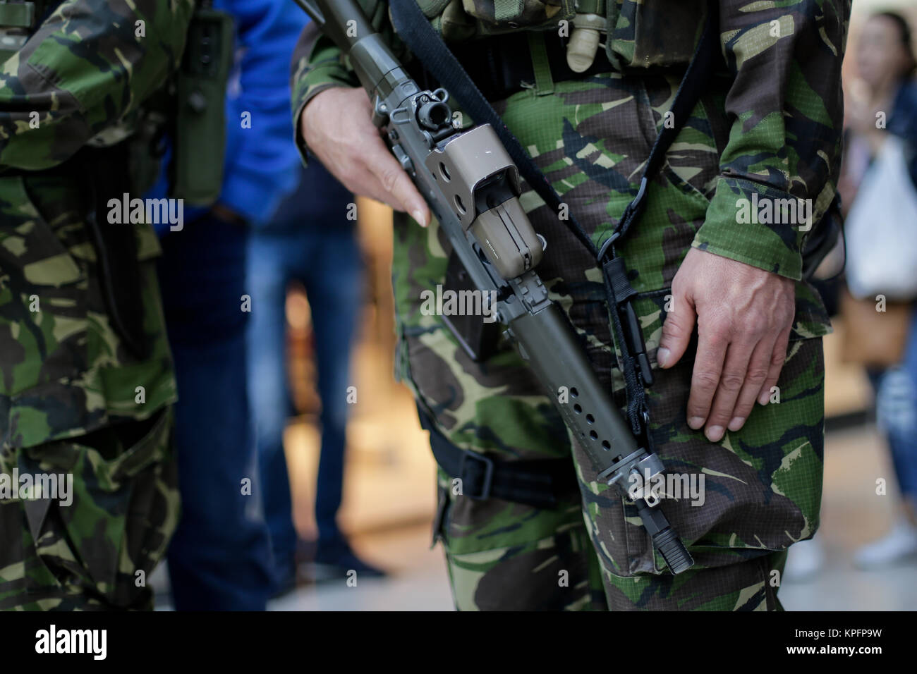 Armed romanian soldiers Stock Photo - Alamy