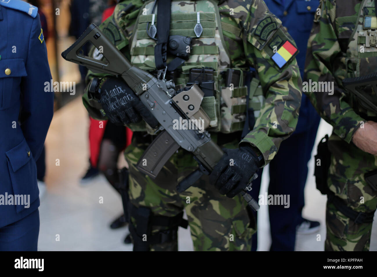 Armed romanian soldiers Stock Photo - Alamy