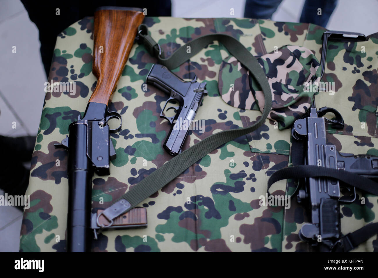 Police display arms hi-res stock photography and images - Alamy