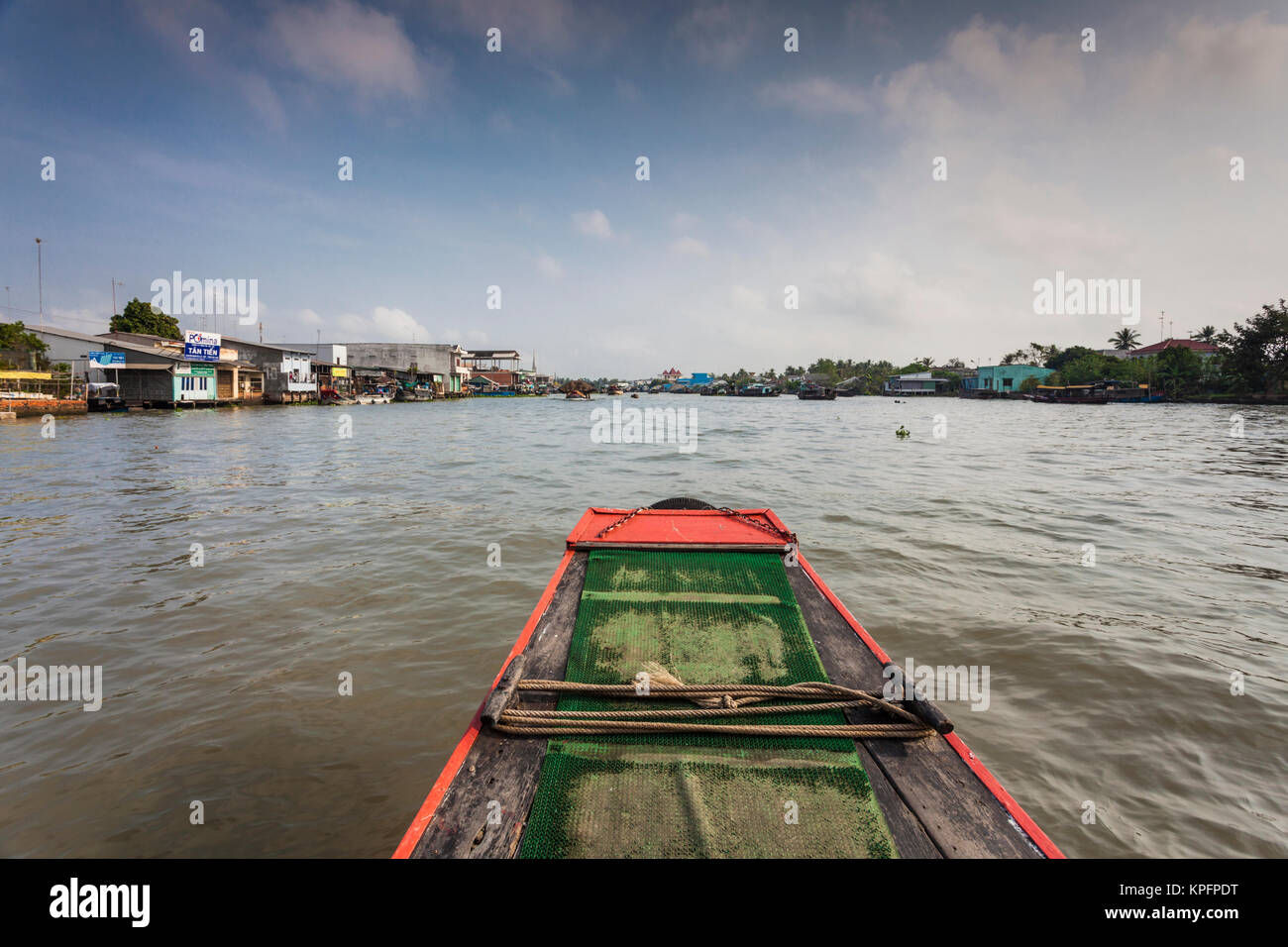 Vietnam, Mekong Delta. Cai Be, Cai Be Floating Market, view from small ...