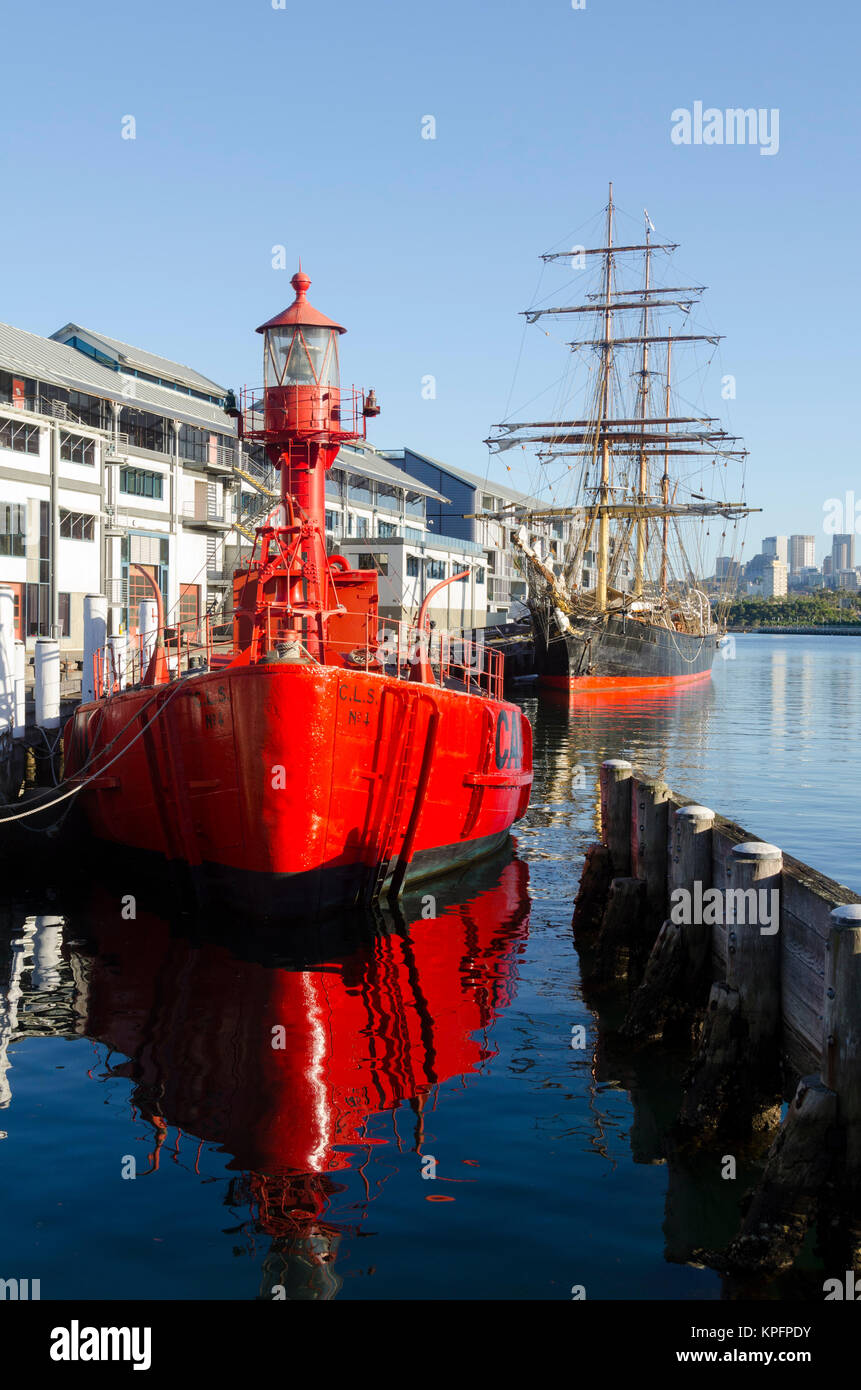 Harbour navigation light hi-res stock photography and images - Alamy