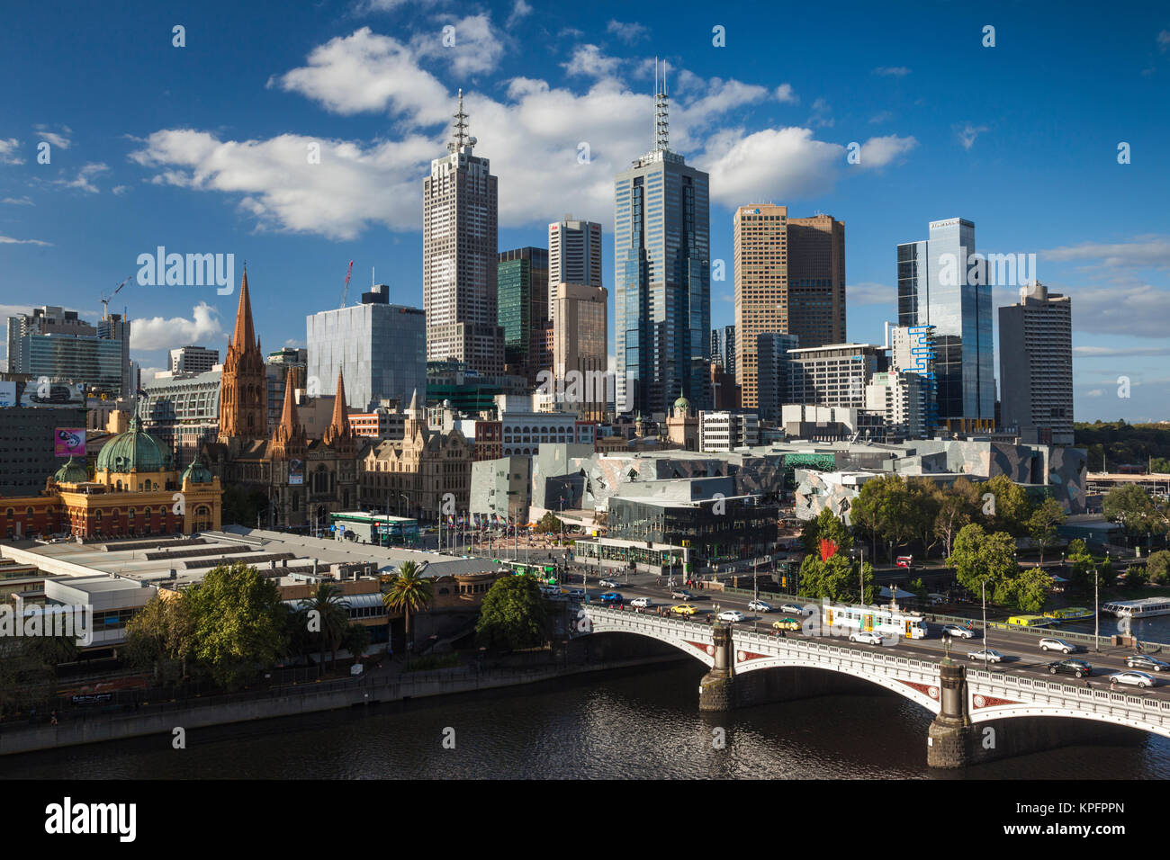 Australia, Victoria, Melbourne, skyline with Yarra River and Princess ...