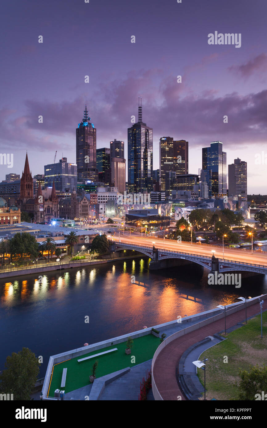 Australia, Victoria, Melbourne, skyline with Yarra River and Princess ...