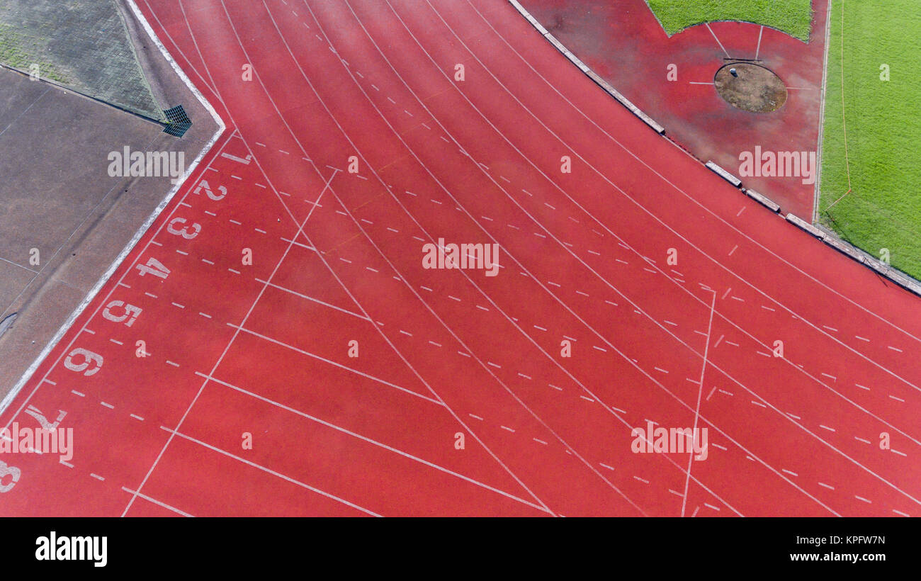 Running track race aerial view hi-res stock photography and images - Alamy