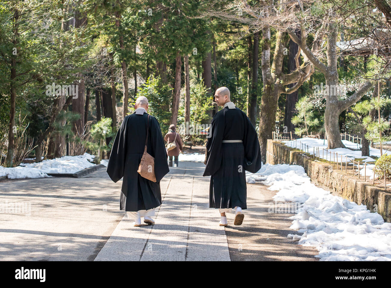 Two japanese monks pray hi-res stock photography and images - Alamy