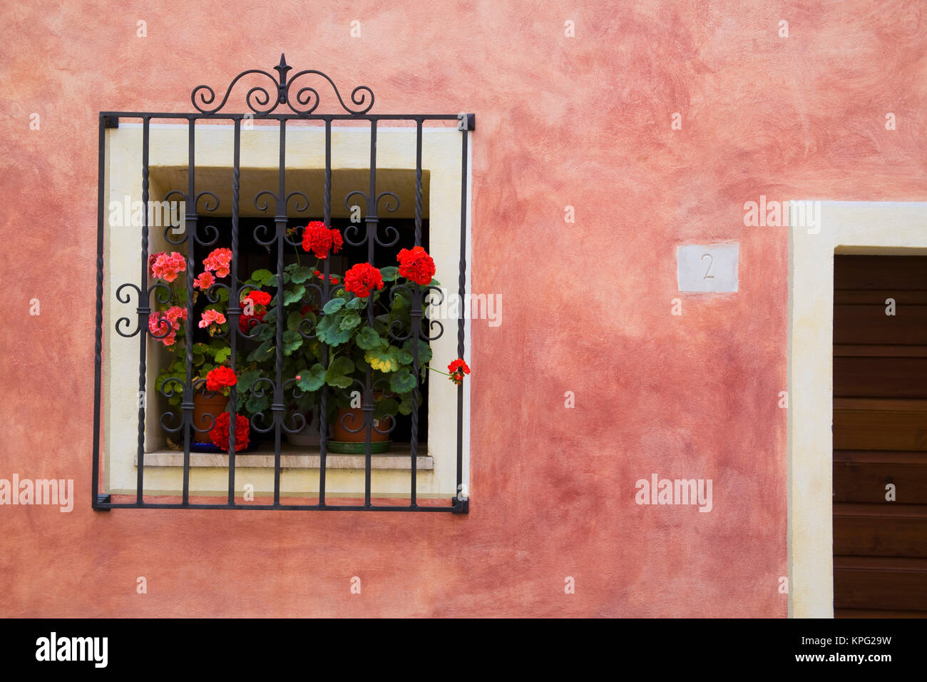City flower box hi-res stock photography and images - Alamy