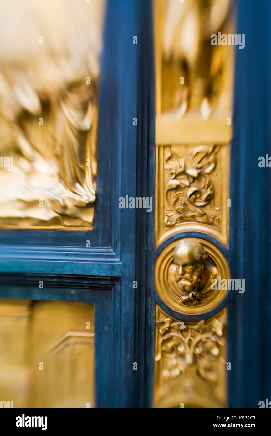 Golden doors hi-res stock photography and images - Alamy
