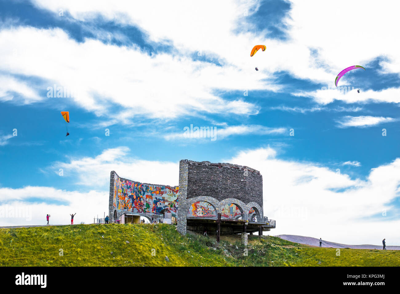 GUDAURI, GEORGIE-Oct 7, 2016: Paragliding over mountains of Gudauri on ...