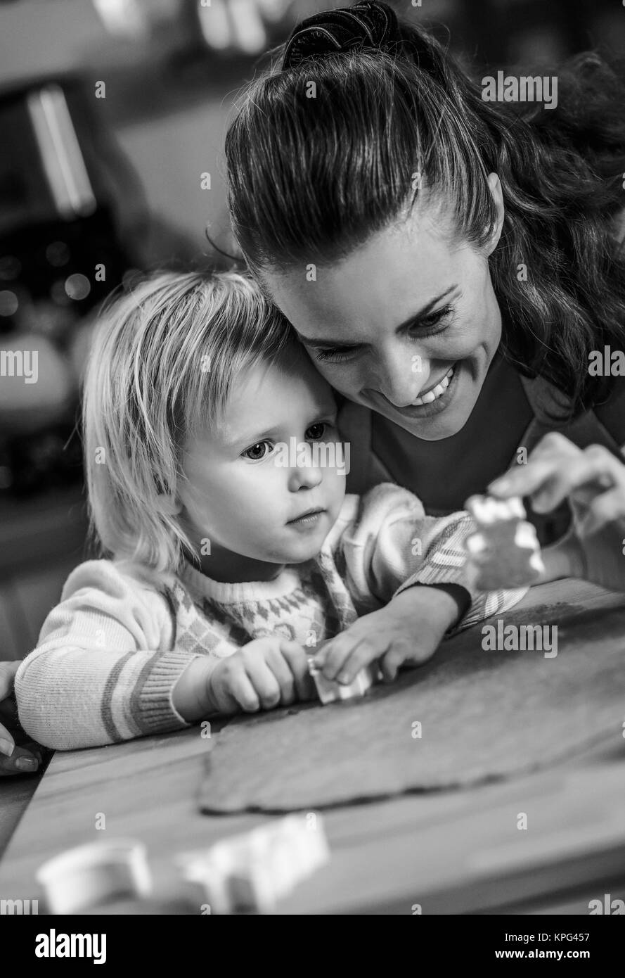Christmas family child parent Black and White Stock Photos & Images - Alamy