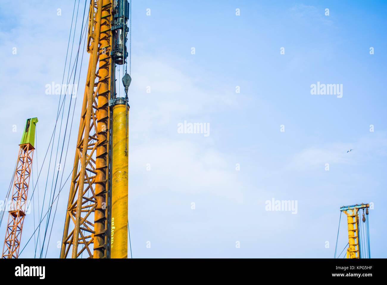 Foundation piling heavy equipment hi-res stock photography and images ...